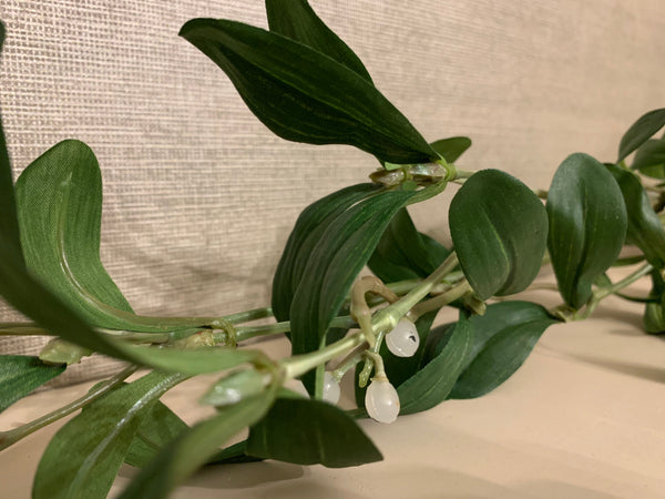 Mistletoe Garland - Gracie Jaynes